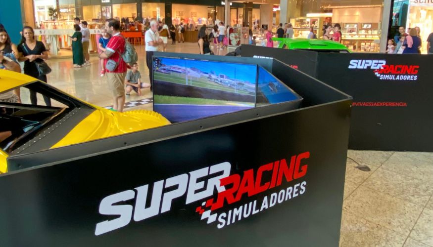 Simulador de carros de corrida Super Racing está disponível no ...