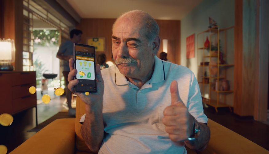 Betano lança ação no Brasil com Rivelino e outras celebridades