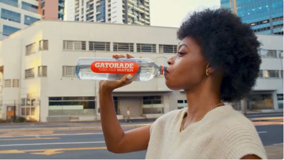 Veja o lançamento da água da Gatorade