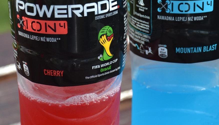 “Com 50% mais eletrólitos vs. Gatorade Thirst Quencher” é o que diz a ...