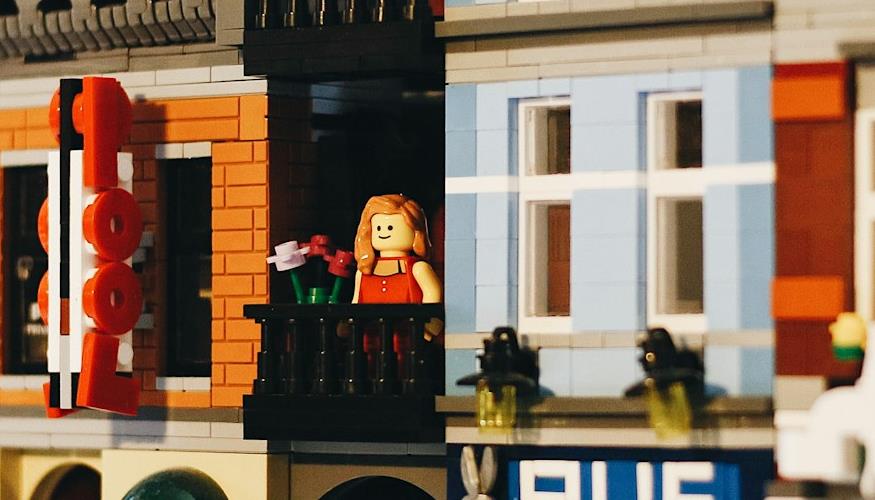LEGO lança série de curtas que ironiza os medos da vida adulta com ...