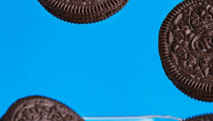 Oreo conecta moda, cultura pop e Geração Z em lançamento de anel exclusivo